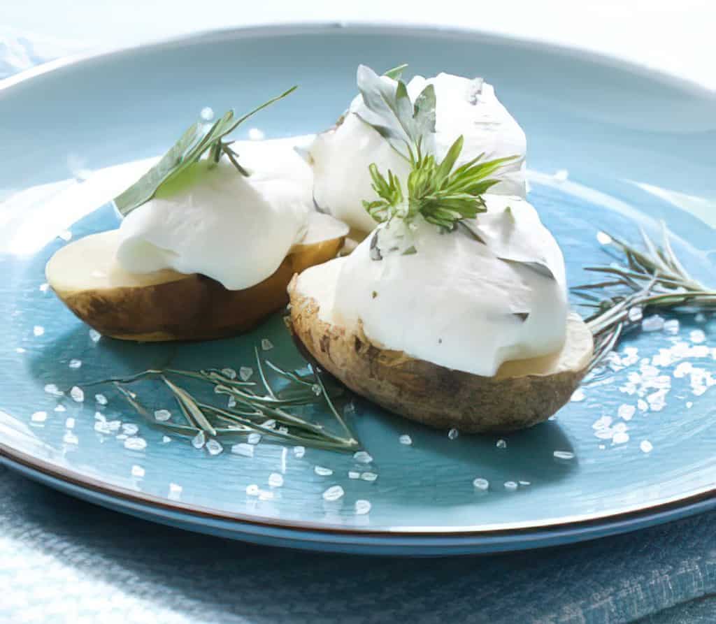 Homemade Creme Fraiche Recipe | MissHomemade.com